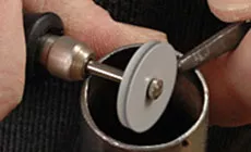 Using fret polishing wheels on a flex shaft - StewMac