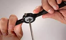 How to Thread a Truss Rod - StewMac